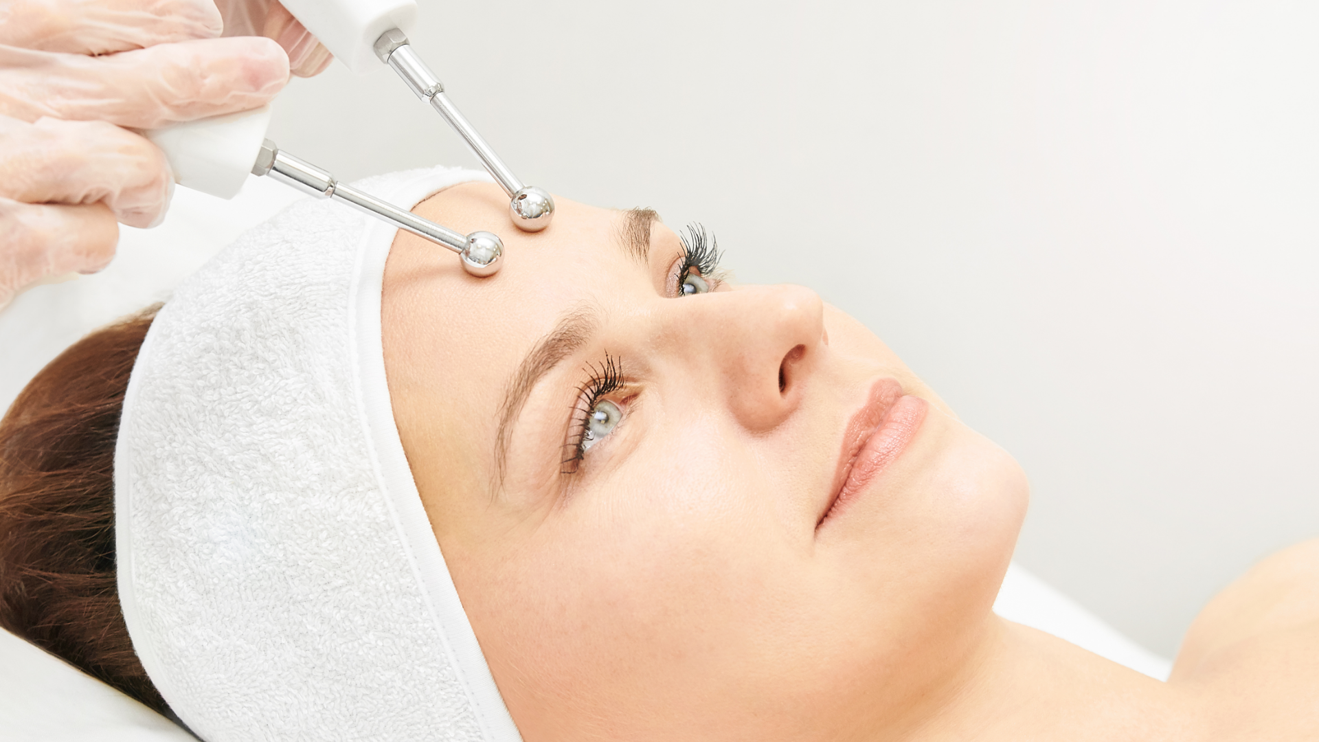 Microcurrent facial: everything you need to know – Absonic